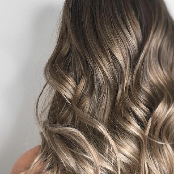 Dunkelblond: Alles zur facettenreichen Haarfarbe! | BellAffair.de